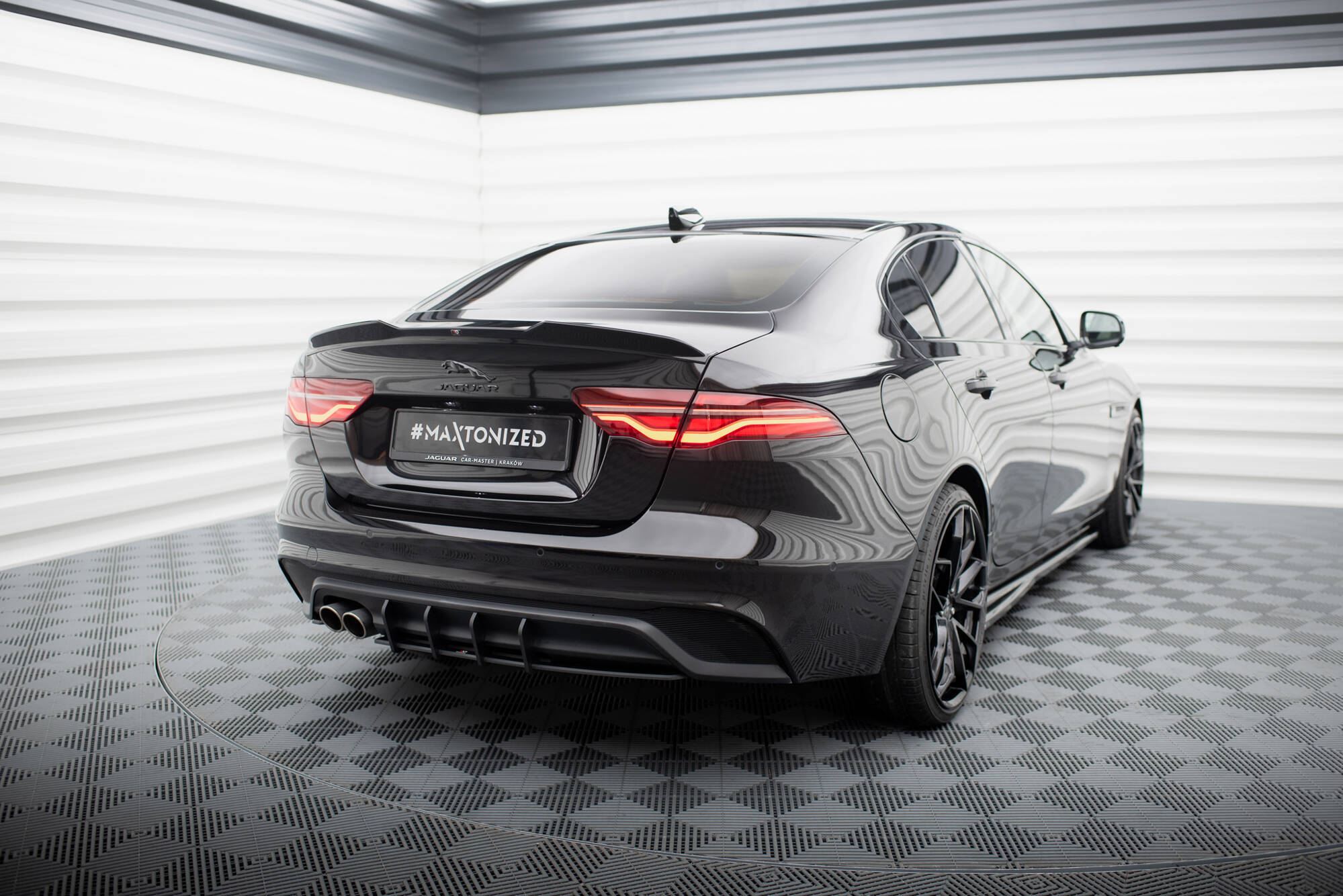 Street Pro Heckschurze Fur Jaguar XE X760 Facelift